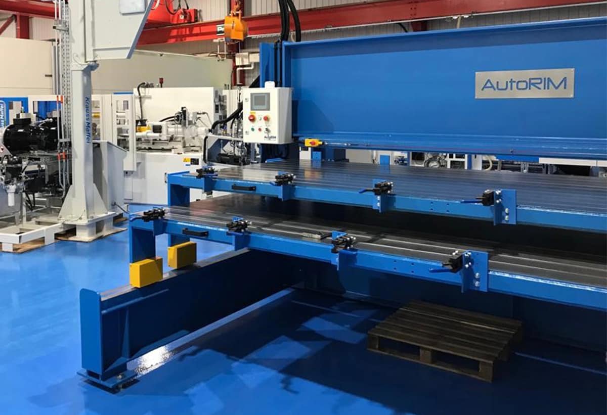 PU Technology - Discontinuous Press Injection